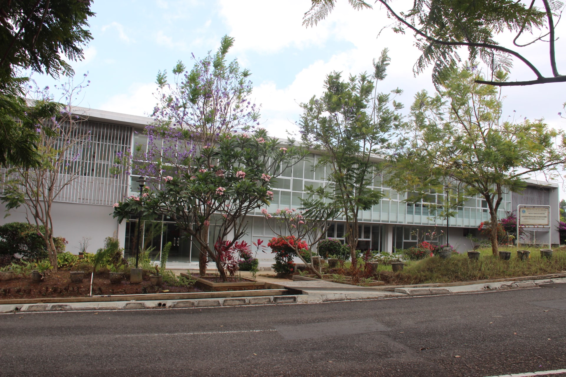 Laboratorium Rekayasa Sungai dan Angkutan Sedimentasi ITB Kampus ...