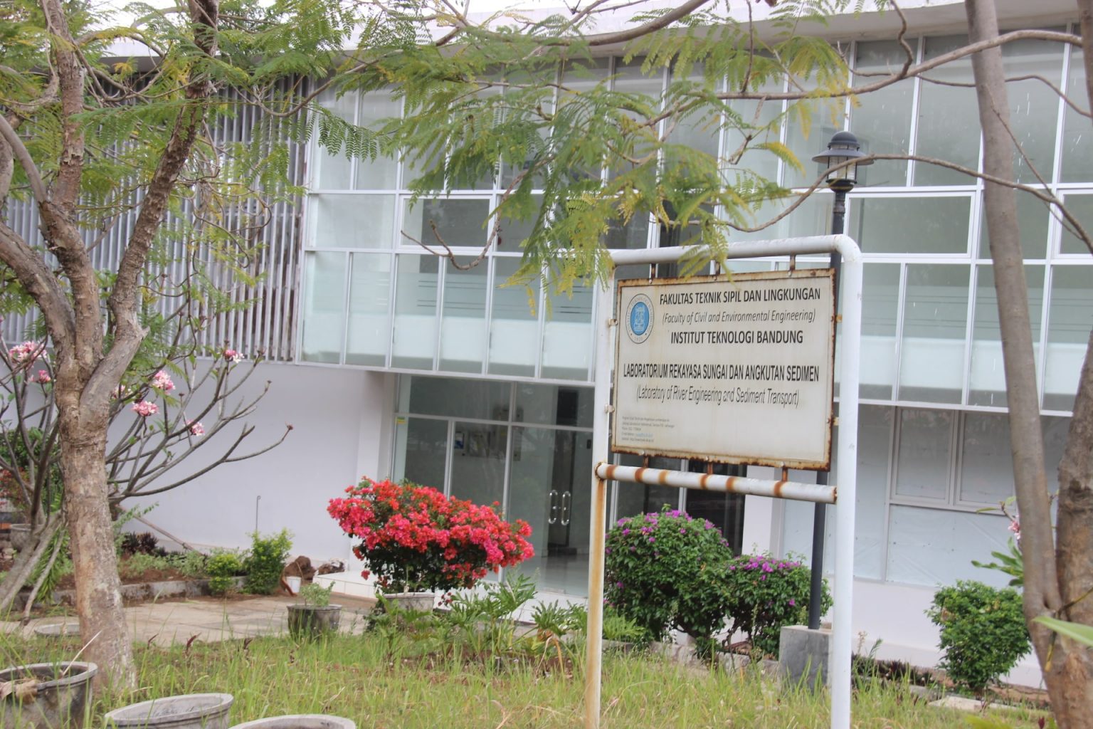 Laboratorium Rekayasa Sungai dan Angkutan Sedimentasi ITB Kampus ...