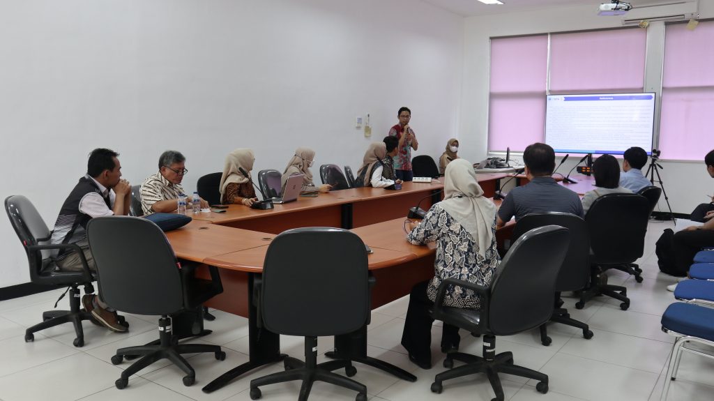 KMU Tropical Forest Education and Training Program in Indonesia di ITB ...